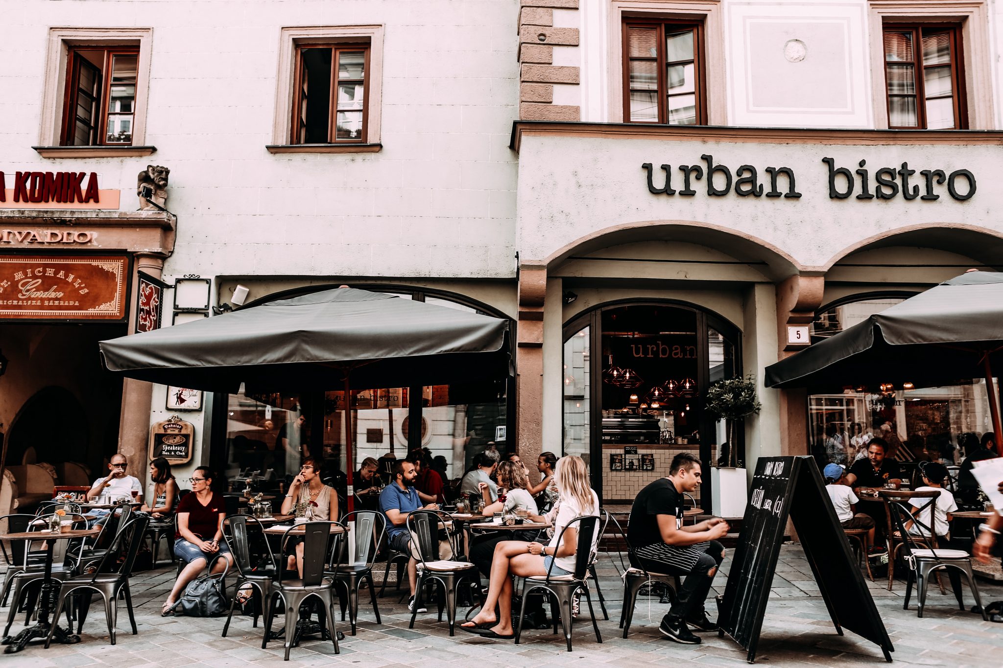 What is a Bistro Restaurant?